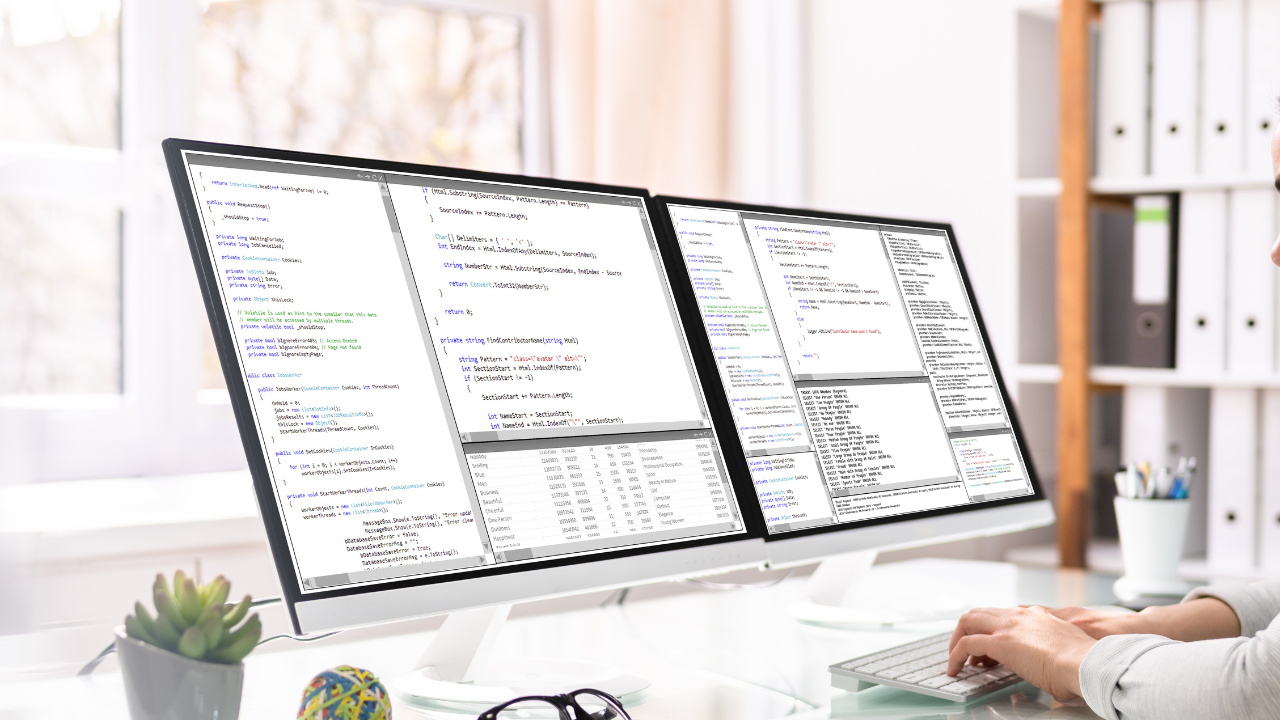 Gearing-up Your Home Office With These 5 Multi-Monitor Desks